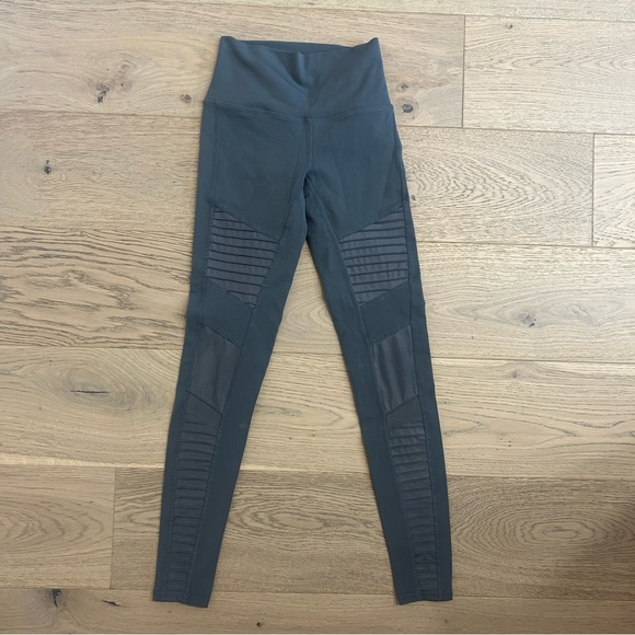 ALO Yoga | Pants & Jumpsuits | Alo Yoga Gray Moto Panel Leggings | Poshmark